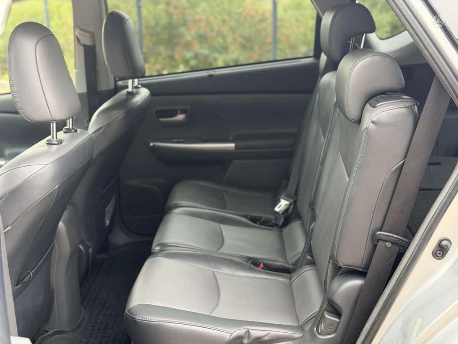 Grey Toyota Prius 2014 in Vilnius, with an engine capacity of 1.80 L and mileage of 444 thousand km for 7300 €, photo 20 on AUTOMOTO.COM.LV
