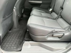 Grey Toyota Prius 2014 in Vilnius, with an engine capacity of 1.80 L and mileage of 444 thousand km for 7300 €, photo 22 on AUTOMOTO.COM.LV