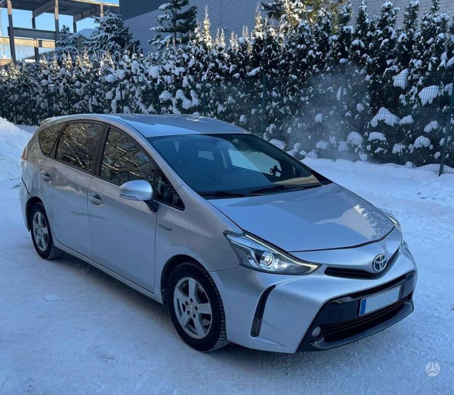 Grey Toyota Prius 2015 in Klaipeda, with an engine capacity of 1.80 L and mileage of 270 thousand km for 8500 €, photo 2 on AUTOMOTO.COM.LV