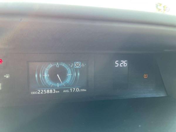 Grey Toyota Prius 2015 in Vilnius, with an engine capacity of 1.90 L and mileage of 221 thousand km for 10100 €, photo 10 on AUTOMOTO.COM.LV
