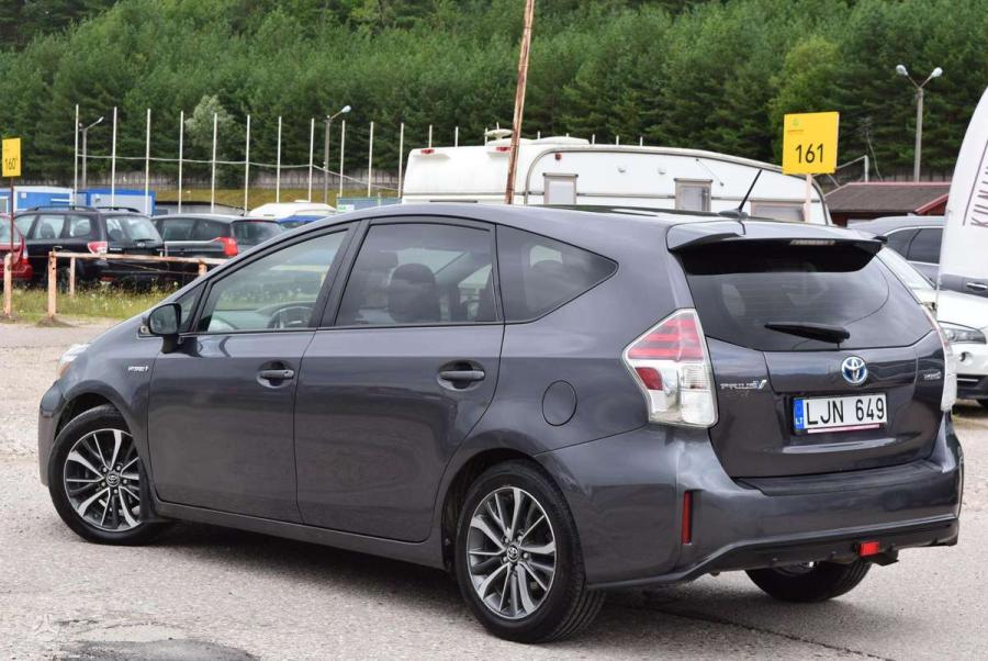 Pelēks Toyota Prius 2018 Viļņa, ar dzinēja tilpumu 1.80 L un nobraukumu 268 tūkst. km par 9350 €, foto 5 vietnē AUTOMOTO.COM.LV