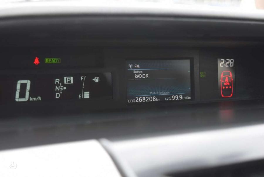 Pelēks Toyota Prius 2018 Viļņa, ar dzinēja tilpumu 1.80 L un nobraukumu 268 tūkst. km par 9350 €, foto 15 vietnē AUTOMOTO.COM.LV