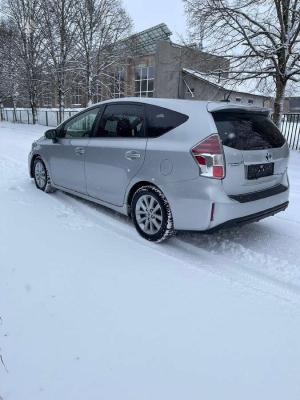 Grey Toyota Prius 2021 in Klaipeda, with an engine capacity of 1.80 L and mileage of 240 thousand km for 15000 €, photo 3 on AUTOMOTO.COM.LV