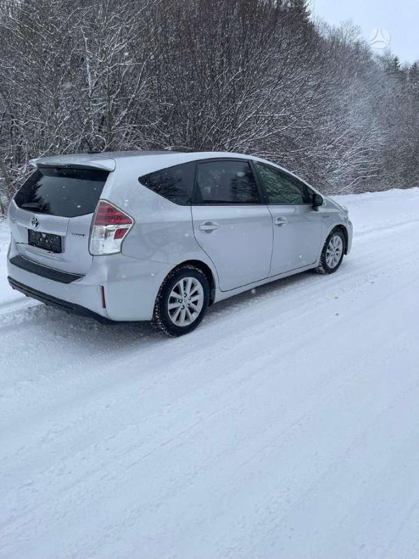 Grey Toyota Prius 2021 in Klaipeda, with an engine capacity of 1.80 L and mileage of 240 thousand km for 15000 €, photo 5 on AUTOMOTO.COM.LV