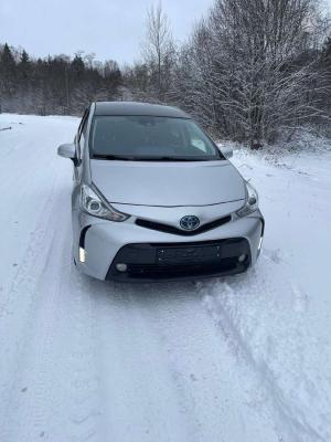 Grey Toyota Prius 2021 in Klaipeda, with an engine capacity of 1.80 L and mileage of 240 thousand km for 15000 €, photo 6 on AUTOMOTO.COM.LV