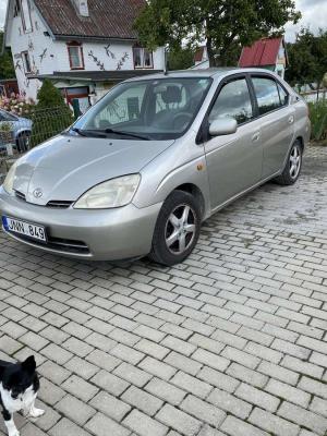 Grey Toyota Prius 2000 in Klaipeda, with an engine capacity of 1.50 L and mileage of 177 thousand km for 2000 €, photo  on AUTOMOTO.COM.LV