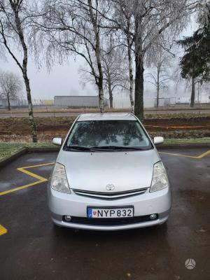 Pelēks Toyota Prius 2005 Viļņa, ar dzinēja tilpumu 1.49 L un nobraukumu 163 tūkst. km par 2950 €, foto 5 vietnē AUTOMOTO.COM.LV