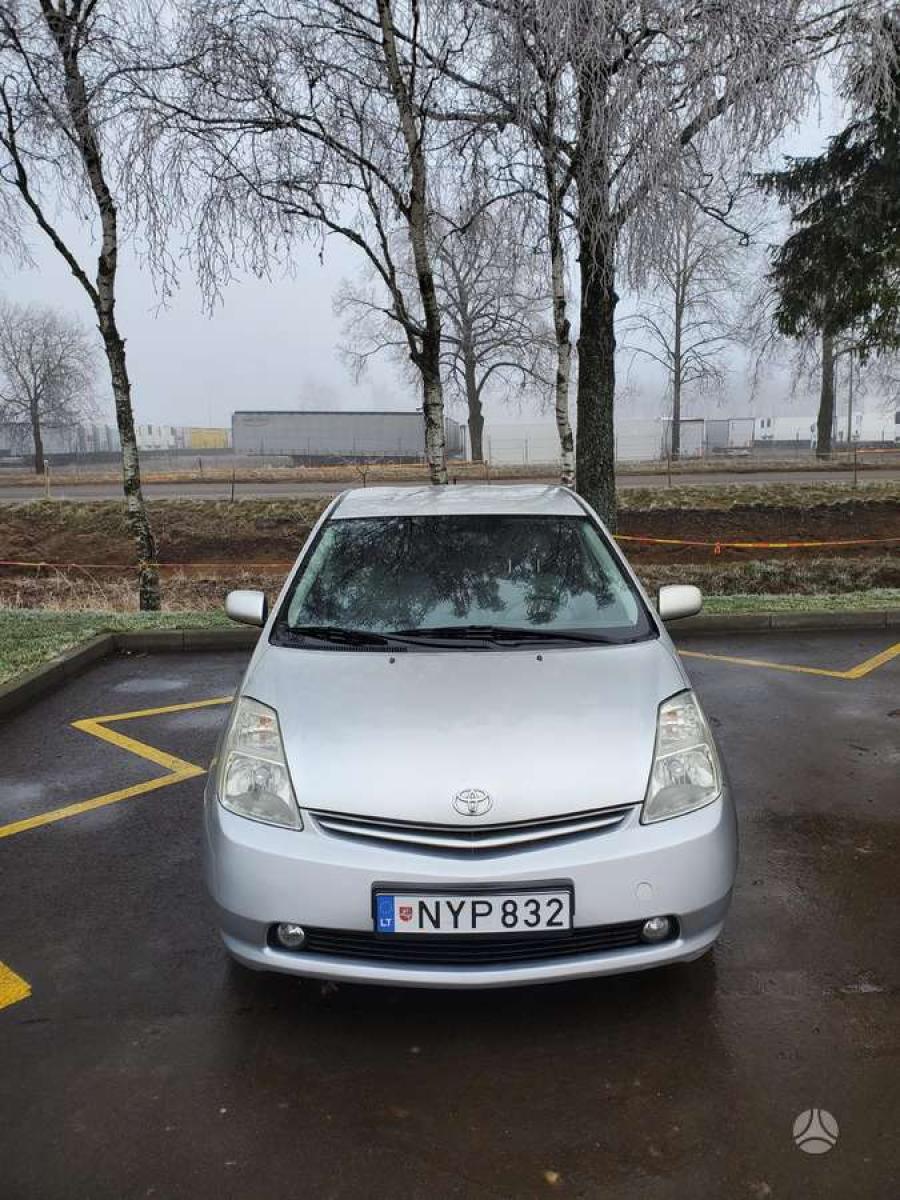 Pelēks Toyota Prius 2005 Viļņa, ar dzinēja tilpumu 1.49 L un nobraukumu 163 tūkst. km par 2950 €, foto 5 vietnē AUTOMOTO.COM.LV