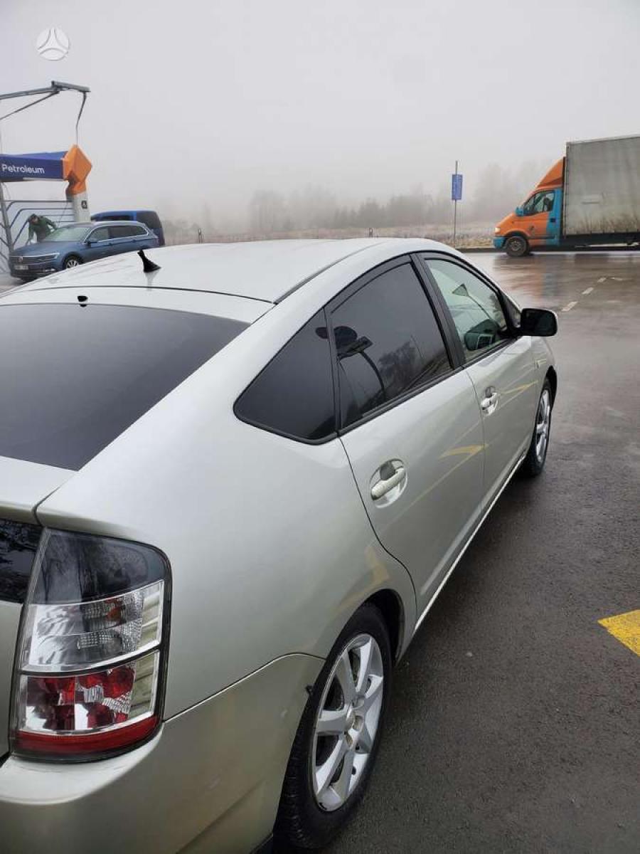 Pelēks Toyota Prius 2005 Viļņa, ar dzinēja tilpumu 1.49 L un nobraukumu 163 tūkst. km par 2950 €, foto 12 vietnē AUTOMOTO.COM.LV