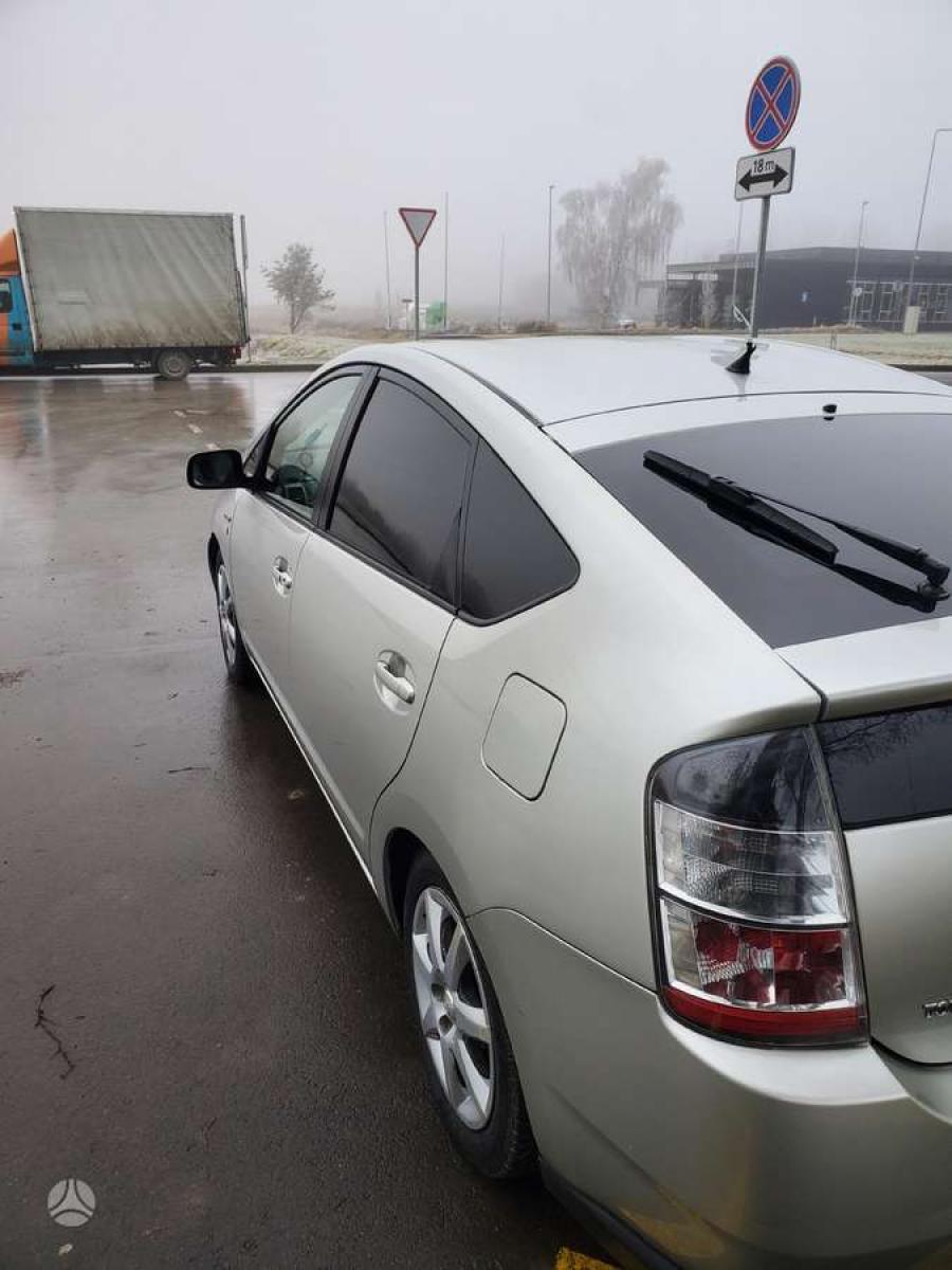 Pelēks Toyota Prius 2005 Viļņa, ar dzinēja tilpumu 1.49 L un nobraukumu 163 tūkst. km par 2950 €, foto 13 vietnē AUTOMOTO.COM.LV