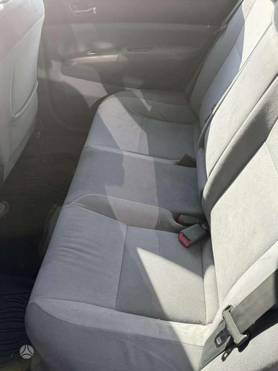 Grey Toyota Prius 2005 in Vilnius, with an engine capacity of 1.50 L and mileage of 286 thousand km for 2600 €, photo 14 on AUTOMOTO.COM.LV