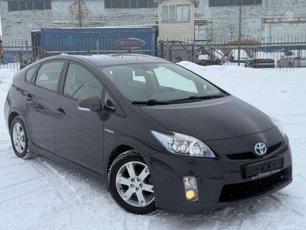 Pelēks Toyota Prius 2010 Marijampole, ar dzinēja tilpumu 1.80 L un nobraukumu 289 tūkst. km par 5800 €, foto 1 vietnē AUTOMOTO.COM.LV