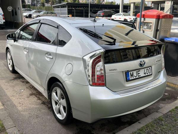 Pelēks Toyota Prius 2011 Viļņa, ar dzinēja tilpumu 1.80 L un nobraukumu 165 tūkst. km par 8500 €, foto 8 vietnē AUTOMOTO.COM.LV