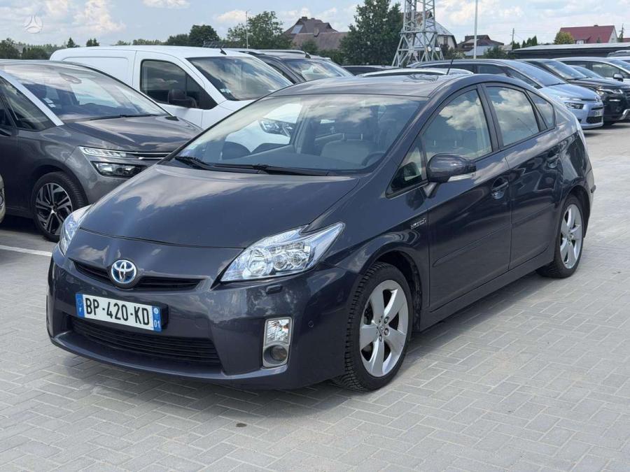 Pelēks Toyota Prius 2011 Tauragė, ar dzinēja tilpumu 1.80 L un nobraukumu 374 tūkst. km par 4900 €, foto 1 vietnē AUTOMOTO.COM.LV