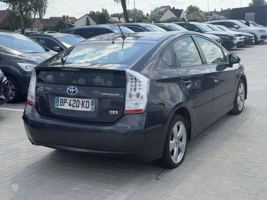 Pelēks Toyota Prius 2011 Tauragė, ar dzinēja tilpumu 1.80 L un nobraukumu 374 tūkst. km par 4900 €, foto 4 vietnē AUTOMOTO.COM.LV