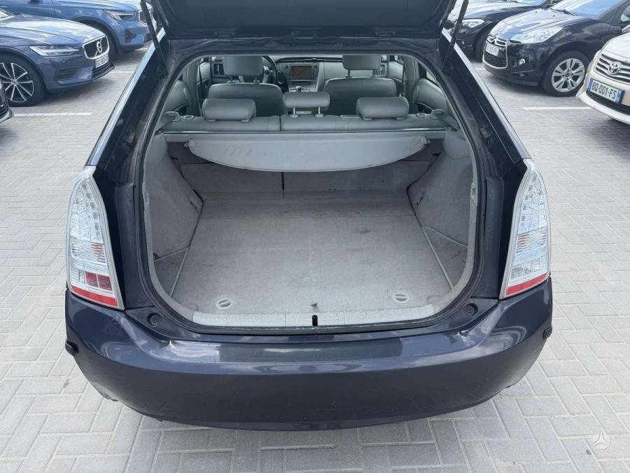 Pelēks Toyota Prius 2011 Tauragė, ar dzinēja tilpumu 1.80 L un nobraukumu 374 tūkst. km par 4900 €, foto 9 vietnē AUTOMOTO.COM.LV