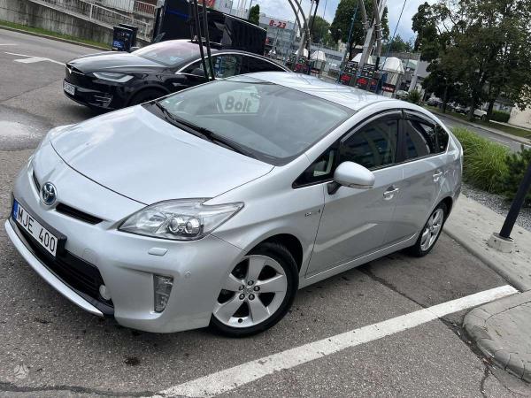 Pelēks Toyota Prius 2012 Viļņa, ar dzinēja tilpumu 1.80 L un nobraukumu 159 tūkst. km par 8900 €, foto 10 vietnē AUTOMOTO.COM.LV