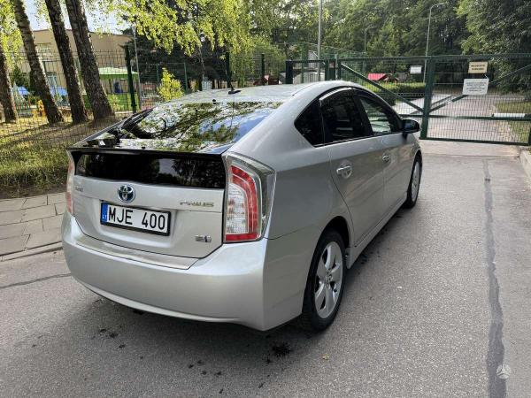 Grey Toyota Prius 2012 in Vilnius, with an engine capacity of 1.80 L and mileage of 156 thousand km for 8500 €, photo 10 on AUTOMOTO.COM.LV
