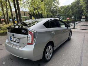 Grey Toyota Prius 2012 in Vilnius, with an engine capacity of 1.80 L and mileage of 156 thousand km for 8500 €, photo 8 on AUTOMOTO.COM.LV