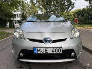 Grey Toyota Prius 2012 in Vilnius, with an engine capacity of 1.80 L and mileage of 156 thousand km for 8500 €, photo 9 on AUTOMOTO.COM.LV