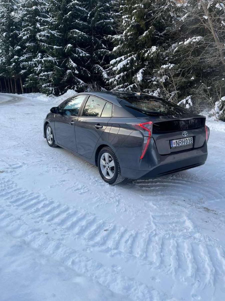 Pelēks Toyota Prius 2016 Klaipėda, ar dzinēja tilpumu 1.80 L un nobraukumu 115 tūkst. km par 12900 €, foto 6 vietnē AUTOMOTO.COM.LV