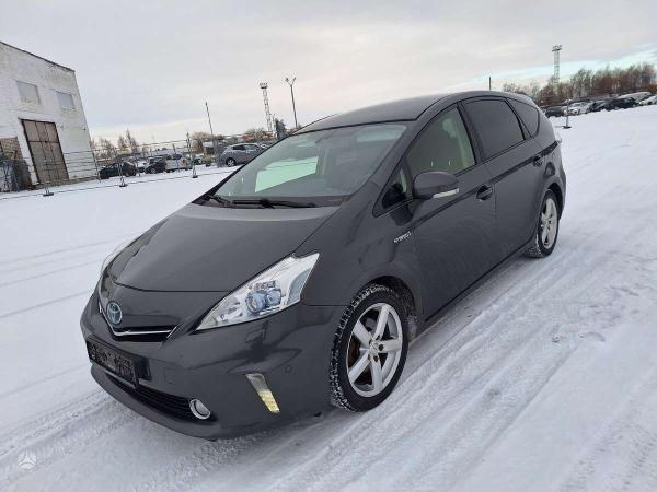 Pelēks Toyota Prius 2012 Marijampole, ar dzinēja tilpumu 1.80 L un nobraukumu 218 tūkst. km par 7500 €, foto 3 vietnē AUTOMOTO.COM.LV