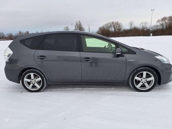 Pelēks Toyota Prius 2012 Marijampole, ar dzinēja tilpumu 1.80 L un nobraukumu 218 tūkst. km par 7500 €, foto 5 vietnē AUTOMOTO.COM.LV
