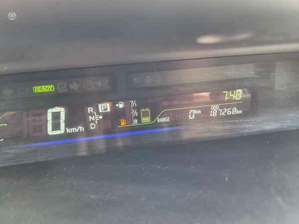 Pelēks Toyota Prius 2012 Marijampole, ar dzinēja tilpumu 1.80 L un nobraukumu 188 tūkst. km par 7899 €, foto 9 vietnē AUTOMOTO.COM.LV