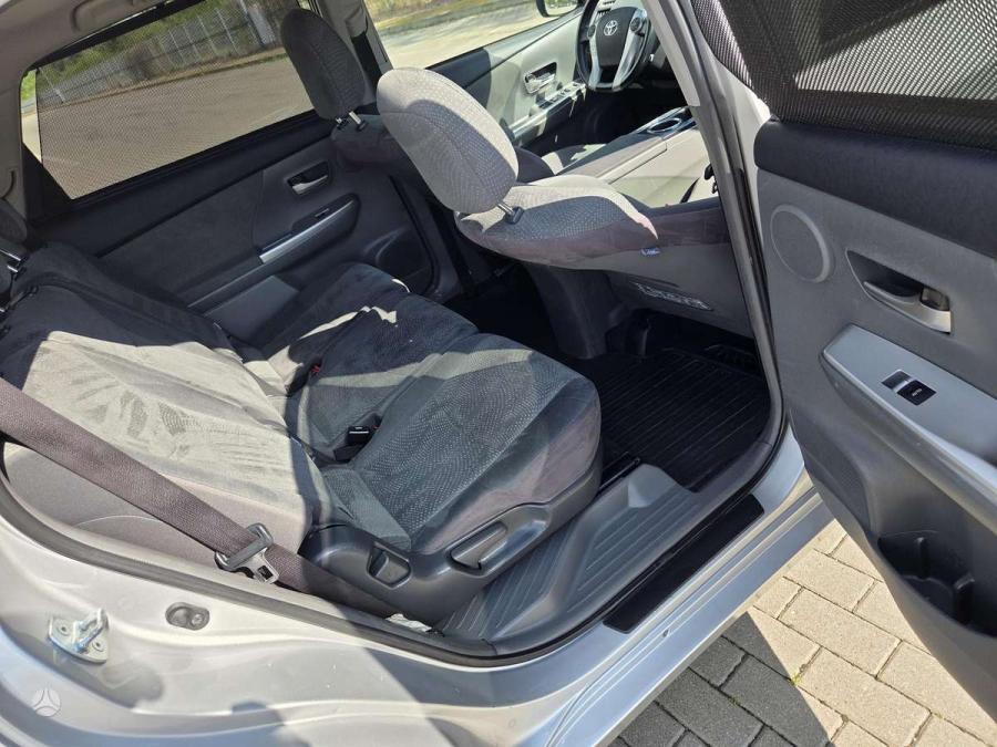 Pelēks Toyota Prius 2012 Marijampole, ar dzinēja tilpumu 1.80 L un nobraukumu 188 tūkst. km par 7899 €, foto 20 vietnē AUTOMOTO.COM.LV