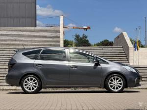 Pelēks Toyota Prius 2012 Viļņa, ar dzinēja tilpumu 1.80 L un nobraukumu 210 tūkst. km par 9500 €, foto 4 vietnē AUTOMOTO.COM.LV