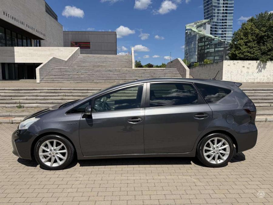 Pelēks Toyota Prius 2012 Viļņa, ar dzinēja tilpumu 1.80 L un nobraukumu 210 tūkst. km par 9500 €, foto 8 vietnē AUTOMOTO.COM.LV