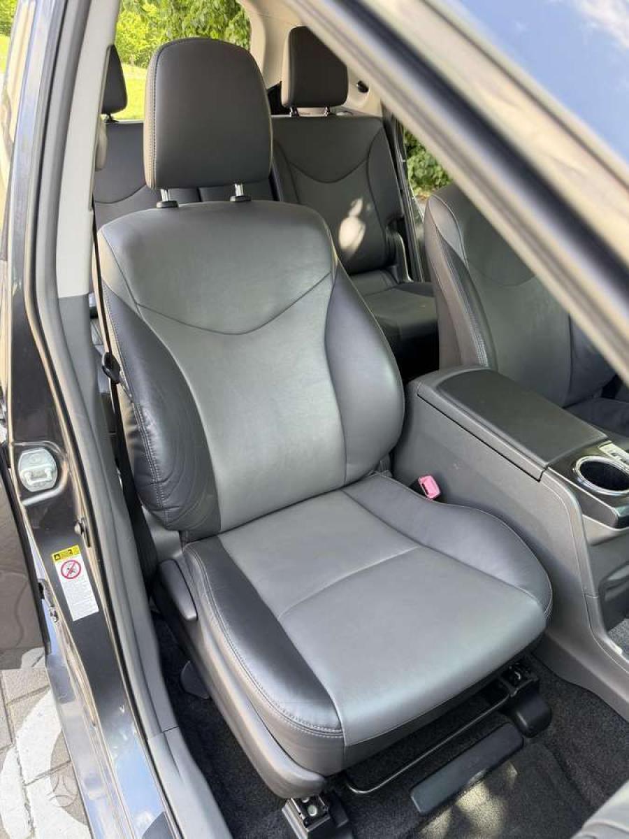 Pelēks Toyota Prius 2012 Viļņa, ar dzinēja tilpumu 1.80 L un nobraukumu 210 tūkst. km par 9500 €, foto 11 vietnē AUTOMOTO.COM.LV