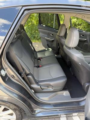Pelēks Toyota Prius 2012 Viļņa, ar dzinēja tilpumu 1.80 L un nobraukumu 210 tūkst. km par 9500 €, foto 12 vietnē AUTOMOTO.COM.LV