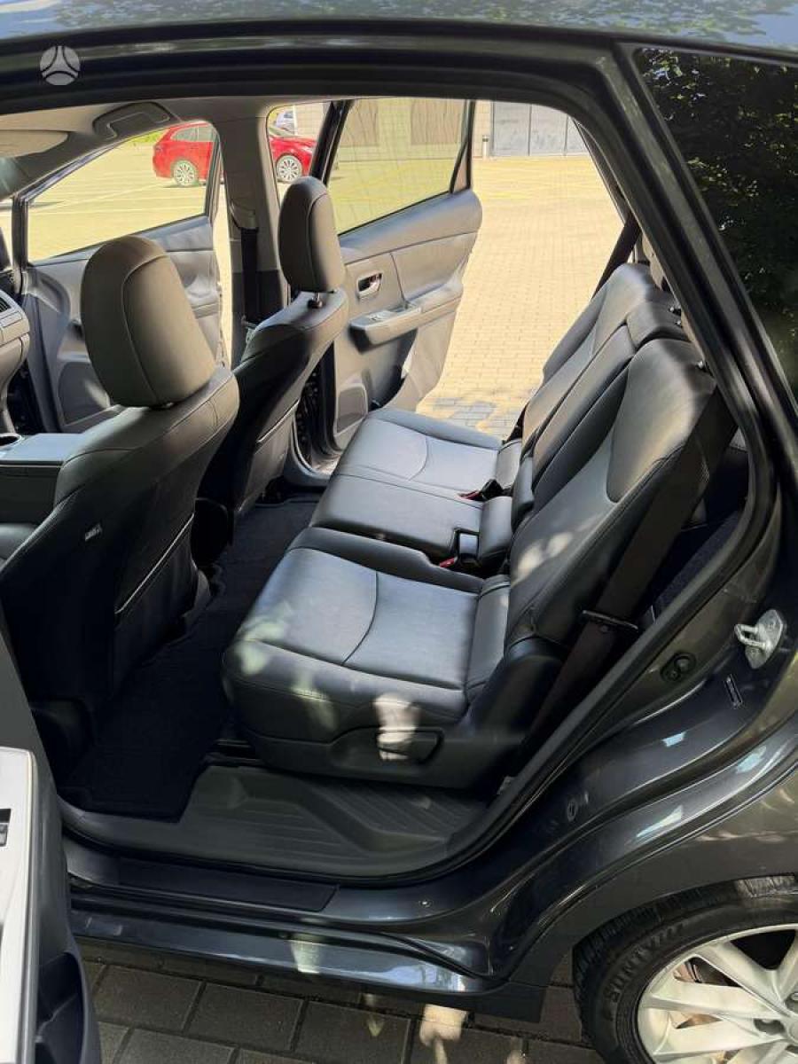Pelēks Toyota Prius 2012 Viļņa, ar dzinēja tilpumu 1.80 L un nobraukumu 210 tūkst. km par 9500 €, foto 13 vietnē AUTOMOTO.COM.LV