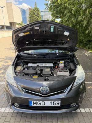 Pelēks Toyota Prius 2012 Viļņa, ar dzinēja tilpumu 1.80 L un nobraukumu 210 tūkst. km par 9500 €, foto 22 vietnē AUTOMOTO.COM.LV
