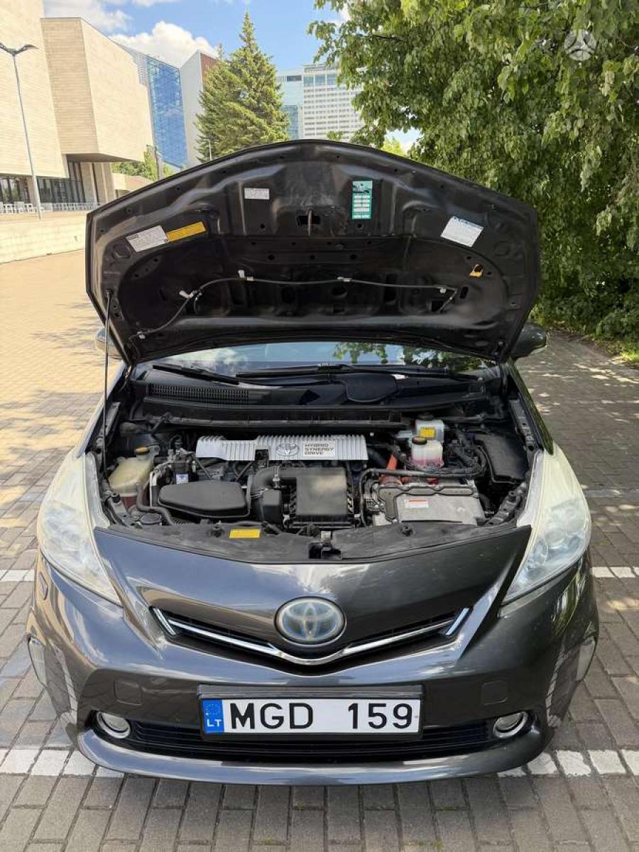 Pelēks Toyota Prius 2012 Viļņa, ar dzinēja tilpumu 1.80 L un nobraukumu 210 tūkst. km par 9500 €, foto 22 vietnē AUTOMOTO.COM.LV