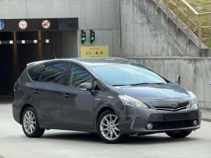 Grey Toyota Prius 2012 in Vilnius, with an engine capacity of 1.80 L and mileage of 220 thousand km for 8990 €, photo  on AUTOMOTO.COM.LV