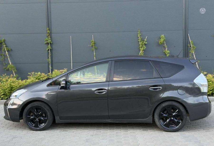 Pelēks Toyota Prius 2012 Viļņa, ar dzinēja tilpumu 1.80 L un nobraukumu 450 tūkst. km par 6750 €, foto 4 vietnē AUTOMOTO.COM.LV