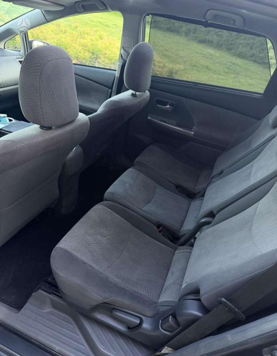 Pelēks Toyota Prius 2012 Viļņa, ar dzinēja tilpumu 1.80 L un nobraukumu 450 tūkst. km par 6750 €, foto 9 vietnē AUTOMOTO.COM.LV