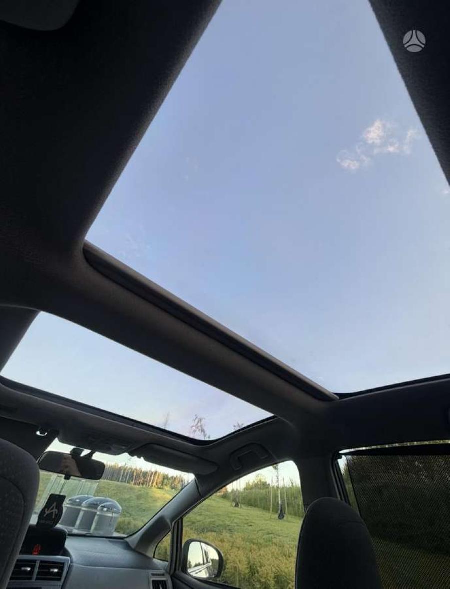 Pelēks Toyota Prius 2012 Viļņa, ar dzinēja tilpumu 1.80 L un nobraukumu 450 tūkst. km par 6750 €, foto 11 vietnē AUTOMOTO.COM.LV