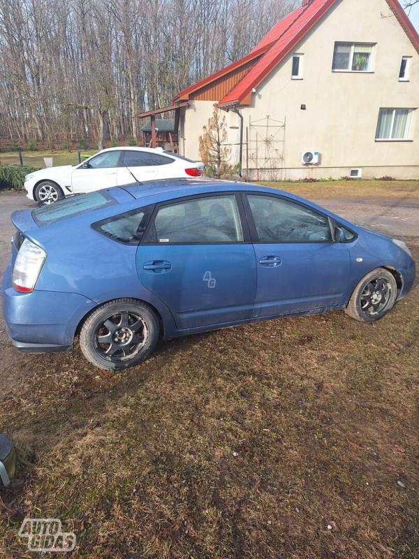 Toyota Prius 2004 Šilalė, ar dzinēja tilpumu 1.50 L un nobraukumu 1900 tūkst. km par 1250 €, foto 3 vietnē AUTOMOTO.COM.LV