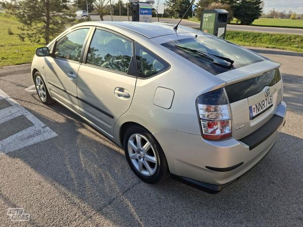 Toyota Prius 2004 Marijampole, ar dzinēja tilpumu 1.50 L un nobraukumu 252 tūkst. km par 2799 €, foto 4 vietnē AUTOMOTO.COM.LV