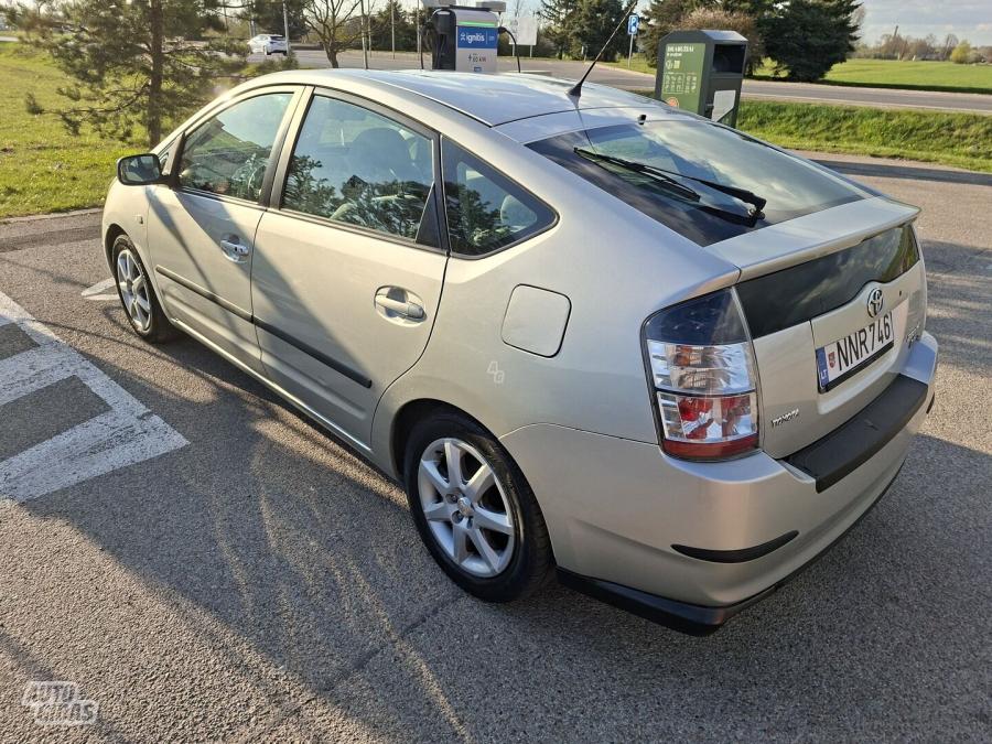 Toyota Prius 2004 Marijampole, ar dzinēja tilpumu 1.50 L un nobraukumu 252 tūkst. km par 2799 €, foto 5 vietnē AUTOMOTO.COM.LV