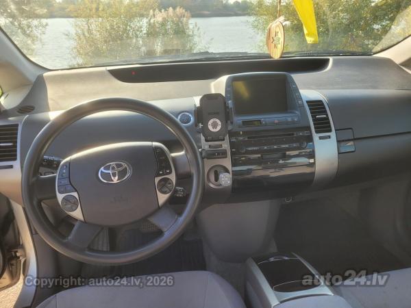 Toyota Prius 2004 Rīga, ar dzinēja tilpumu 0.00 L un nobraukumu 300 tūkst. km par 2000 €, foto 7 vietnē AUTOMOTO.COM.LV