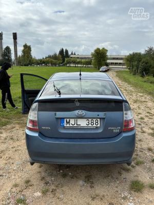 Toyota Prius 2004 in Vilnius, with an engine capacity of 1.50 L and mileage of 300 thousand km for 2000 €, photo 6 on AUTOMOTO.COM.LV