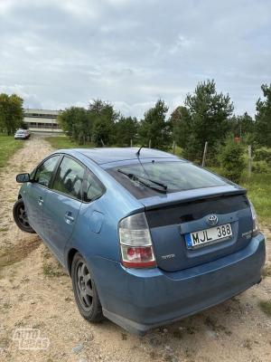 Toyota Prius 2004 in Vilnius, with an engine capacity of 1.50 L and mileage of 300 thousand km for 2000 €, photo 8 on AUTOMOTO.COM.LV