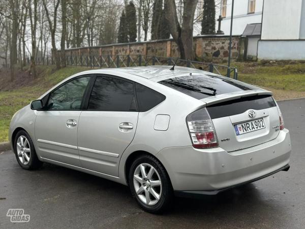 Toyota Prius 2005 in Vilnius, with an engine capacity of 1.50 L and mileage of 320 thousand km for 2850 €, photo 5 on AUTOMOTO.COM.LV