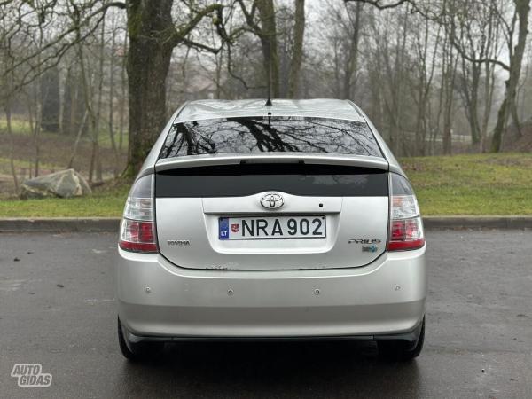 Toyota Prius 2005 in Vilnius, with an engine capacity of 1.50 L and mileage of 320 thousand km for 2850 €, photo 6 on AUTOMOTO.COM.LV