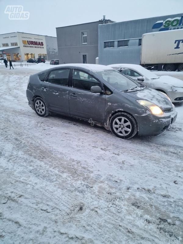 Toyota Prius 2005 in Kaunas, with an engine capacity of 1.50 L and mileage of 350 thousand km for 1500 €, photo 2 on AUTOMOTO.COM.LV
