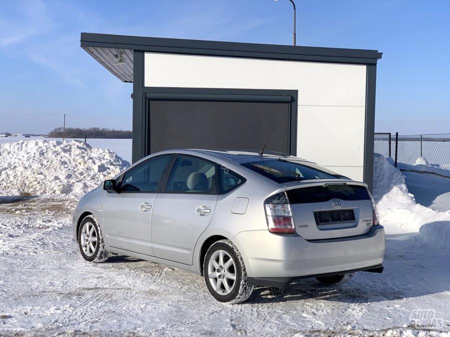 Toyota Prius 2005 Kauņa, ar dzinēja tilpumu 1.50 L un nobraukumu 85 tūkst. km par 4999 €, foto 4 vietnē AUTOMOTO.COM.LV